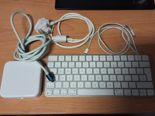 Lot 401: LOT OF APPLE IMAC PERIPHERALS INCLUDES 143W IMAC POWERS ...