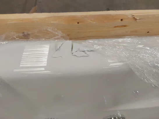 Lot 5: PACKAGED EMOTION OCEAN 170 WHIRLPOOL BATHTUB - 5176050 | Simon ...