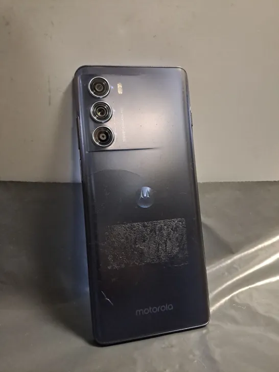 Lot 7150: MOTOROLA G200 5G - 5040617 | Simon Charles Auctioneers