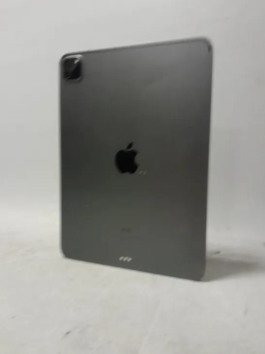 Lot 2147: APPLE IPAD PRO 2ND GEN - 5113426 | Simon Charles Auctioneers