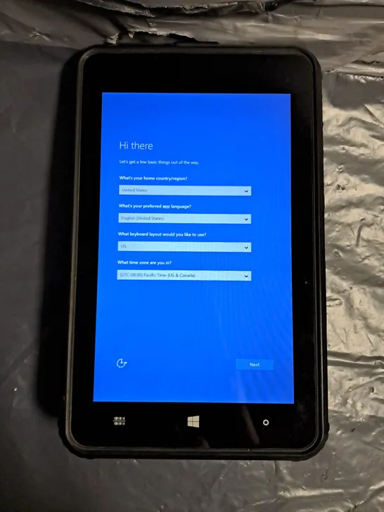 Lot 8654: NEWLAND WINDOWS TABLET NQUIRE NQ800 2 WITH BARCODE SCANNER ...