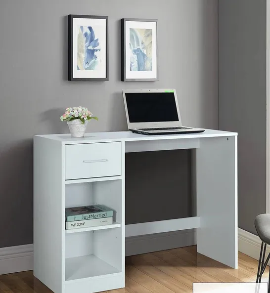 Lot 966: BOXED METRO DESK - WHITE - COLLECTION ONLY (1 BOX) RRP £55 ...