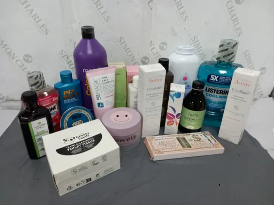 Lot 865: APPROXIMATELY 20 ASSORTED COSMETICS ITEMS TO INCLUDE TROPIC ...