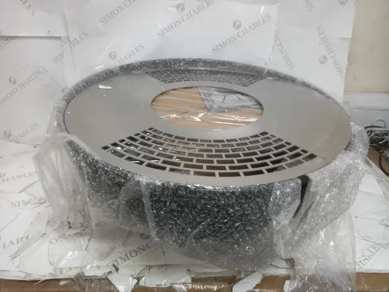 Lot 3325: BOXED TOWER SPHERE PIT N GRILL 2-IN-1 FIRE PIT & BBQ ...