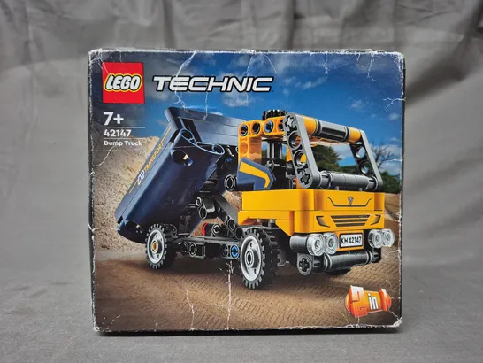 Lot 3208: LEGO TECHNIC 42147 DUMP TRUCK - 5043859 | Simon Charles ...