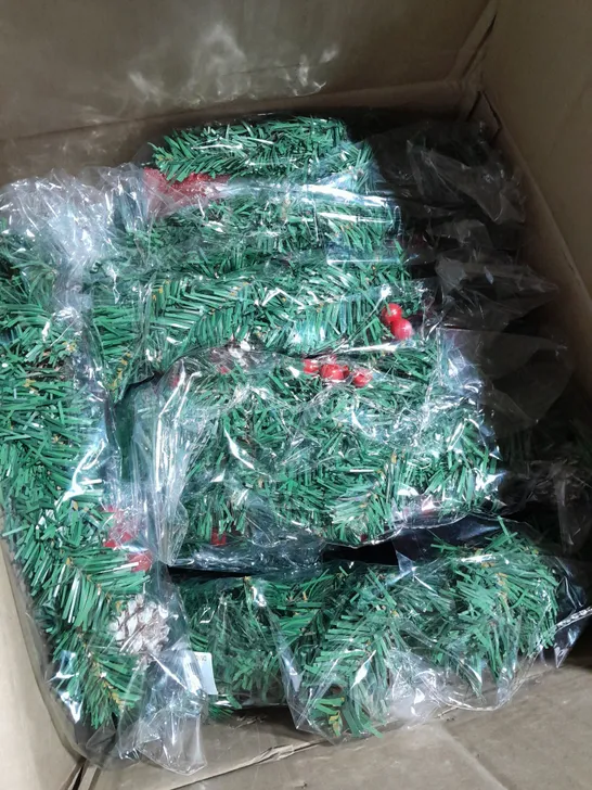 Lot 247: BOX OF APPROXIMATELY 5 CHRISTMAS WRAITHS - 4557187 | Simon ...