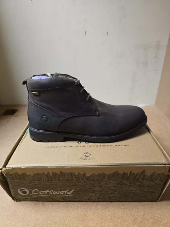 Lot 326: COTSWOLD BECKFORD BOOTS BROWN – UK 11 - 5742181 | Simon ...