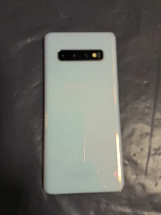 Lot 7621: SAMASUNG GALAXY S10 - SM-G973/DS - 5083784 | Simon Charles ...