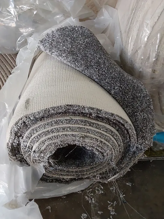 Lot 513: ROLL OF QUALITY HERITAGE EXQUISITE AB CARPET // APPROX SIZE: 6 ...