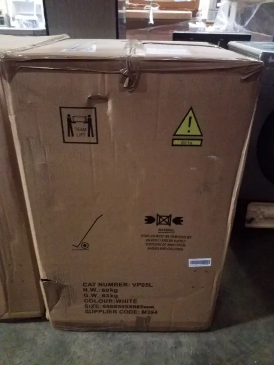 Lot 250: BOXED SWAN 8KG LOAD, 1400 SPIN FREESTANDING WASHING MACHINE ...