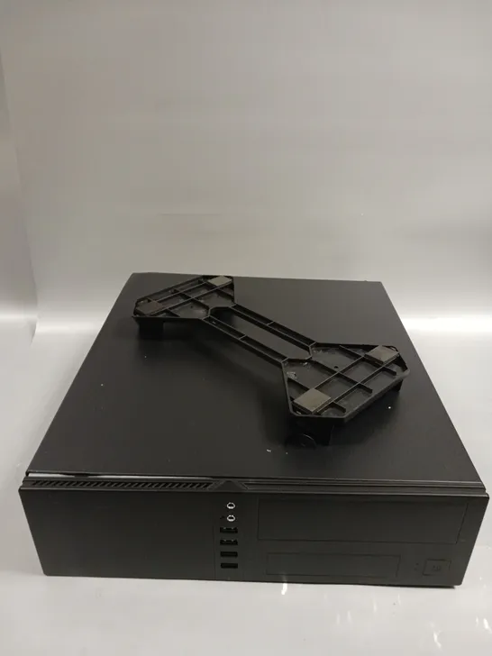 Lot 4266: BOXED CIT TOOL-LESS SFF MICRO CHASSIS - 4697341 | Simon ...