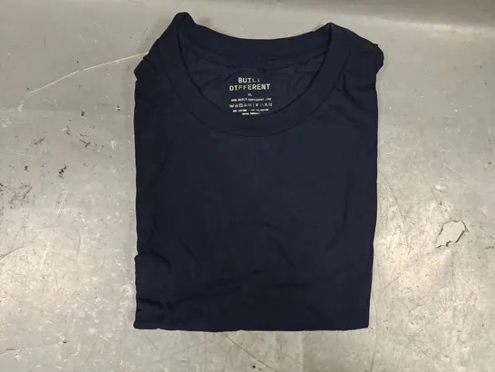 Lot 2517: BUILT DIFFERENT CREW NECK T-SHIRT IN NAVY SIZE XL - 5018102 ...