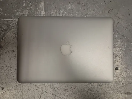Lot 9550: APPLE MACBOOK PRO 11 LAPTOP - 5207677 | Simon Charles Auctioneers