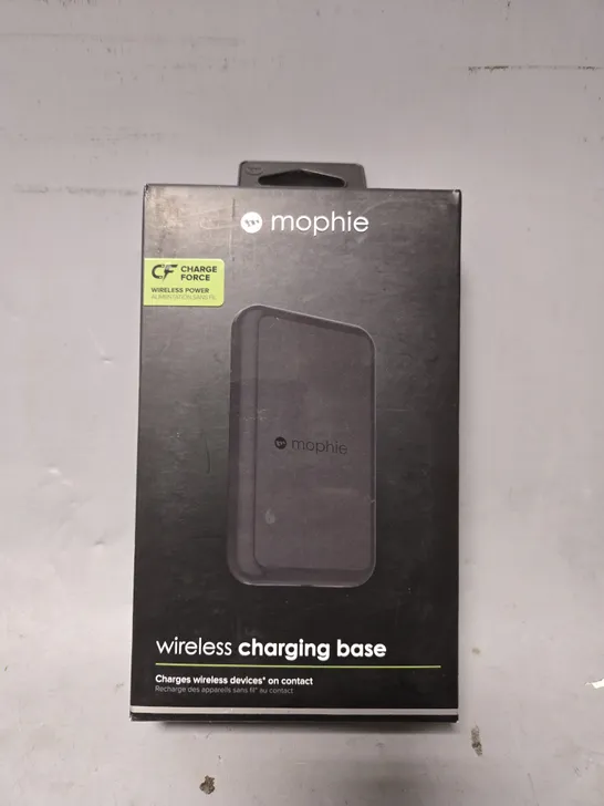Lot 7482: BOXED MOPHIE WIRELESS CHARGING BASE - 5153021 | Simon Charles ...