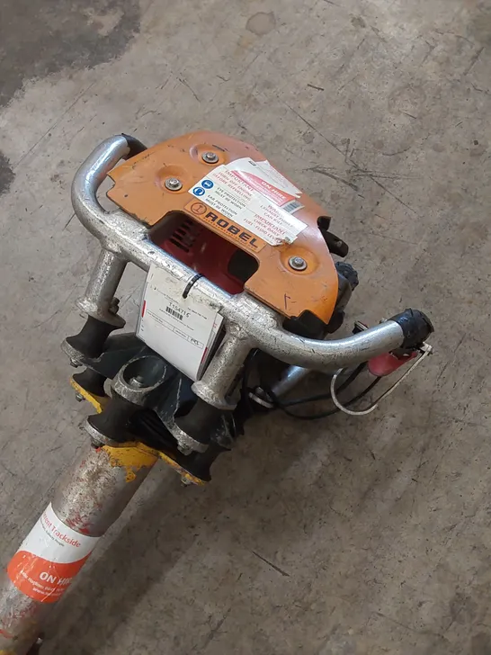 Lot 801: ROBEL 62.05 2 STROKE VERTICAL TAMPER - RAILWAY MAINTENANCE ...