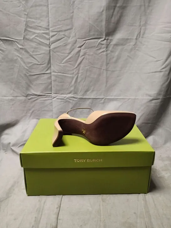 Lot 2236: BOXED PAIR OF TORY BURCH PEEP-TOE T-STRAP HEEL, WARM NUTMEG ...