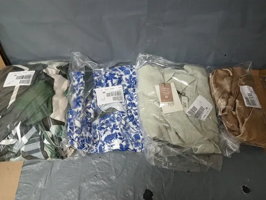 Lot 4646: BOX OF APPROXIMATELY 8 ASSORTED BAGGED PIECES OF CLOTHING IN ...