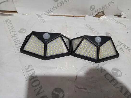 Lot 5423: OUTLET BUILDCRAFT SET OF 2 400 LUMENS SOLAR SECURITY LIGHTS ...