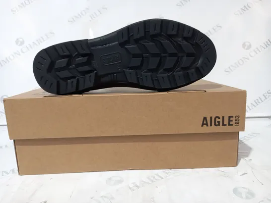 Lot 2039: BOXED PAIR OF AIGLE 1853 WATERPROOF ANKLE BOOTS IN OLIVE UK ...