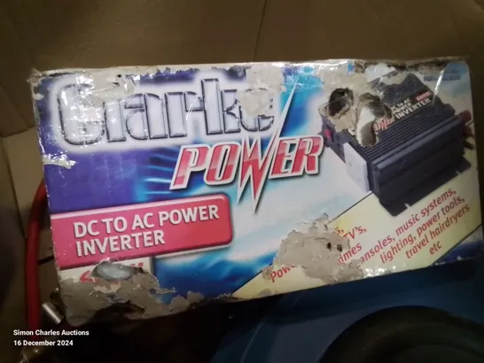 Lot 98: MIXED BOX OF TOOLS TO INCLUDE: X2 EMERGENCY JUMP START PACKS ...