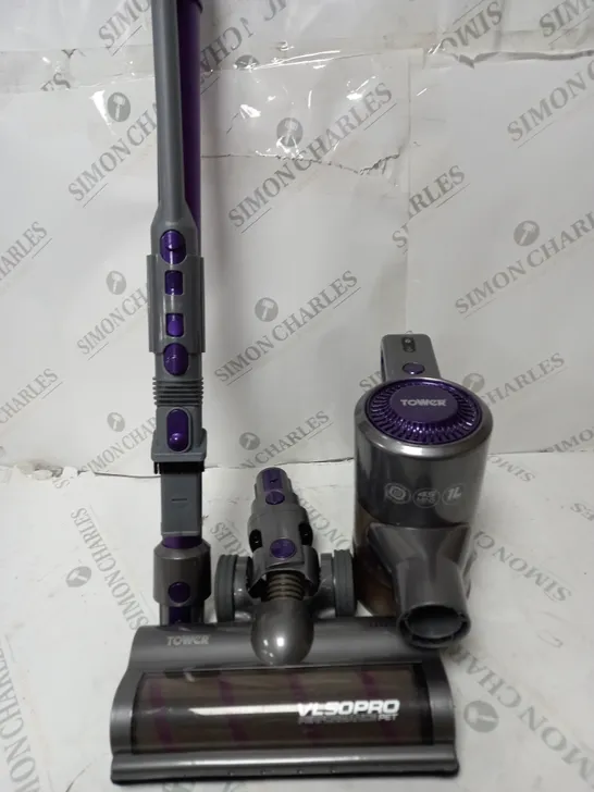 Lot 315: BOXED TOWER VL50 PRO PERFORMANCE PET 3 IN 1 CORDLESS VACUUM ...