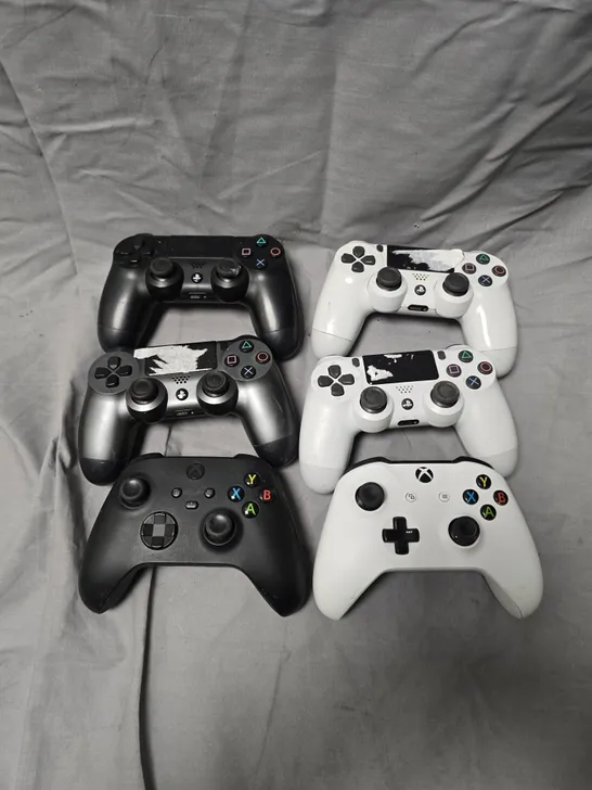 Lot 715: SIX GAME CONTROLLERS: 4X PLAYSTATION 4 DUALSHOCK 4 AND 2X XBOX ...