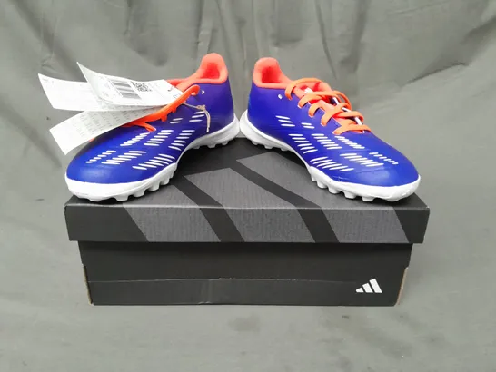 Lot 1006: BOXED PAIR OF ADIDAS PREDATOR LEAGUE KID'S SHOES IN BLUE ...