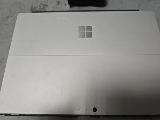 Lot 2060: MICROSOFT SURFACE PRO TABLET - 1796 MODEL - 5289845 | Simon ...