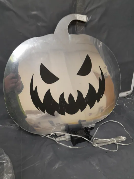 Lot 2318: 40 CM PUMPKIN INFINITY HALLOWEEN LIGHT RRP £34 - 4968440 ...