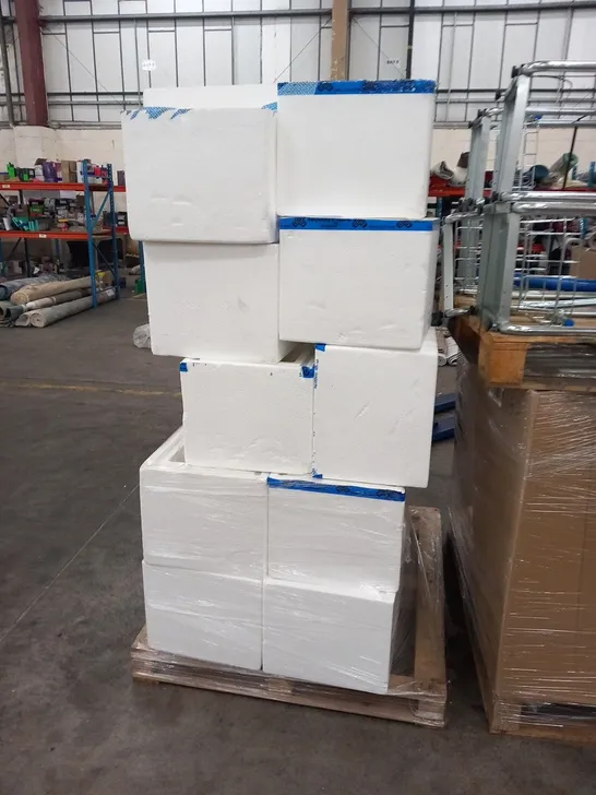 Lot 34: PALLET OF APPROXIMATELY 20 POLYSTYRENE CONTAINERS - 4356838 ...