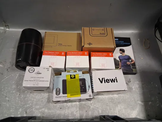 Lot 210: APPROXIMATELY 10 ASSORTED PRODUCTS TO INCLUDE; WIRELESS SPORTS ...