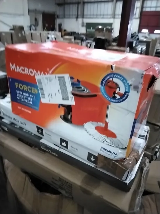 Lot 1203: BOXED MACROMAX FORCED SPIN MOP INCLUDES BUCKET AND SET PEDAL ...