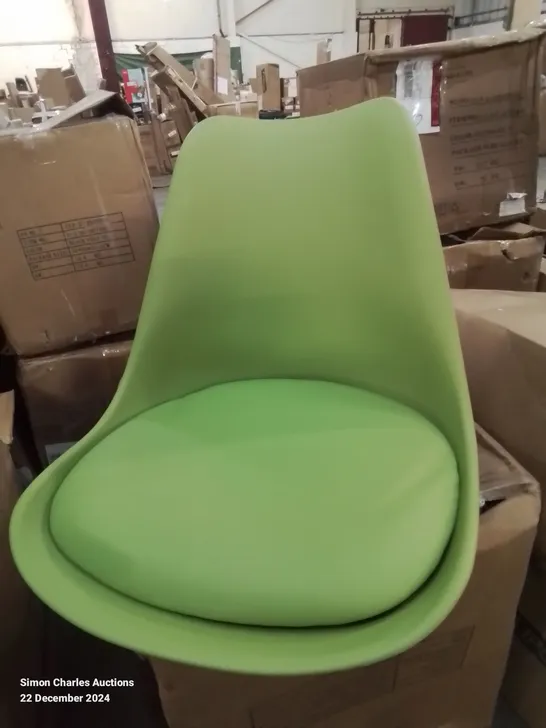Lot 521: BOXED SET OF 4 PLASTIC HARD BACK CHAIRS WITH UPHOLSTERED SEAT ...