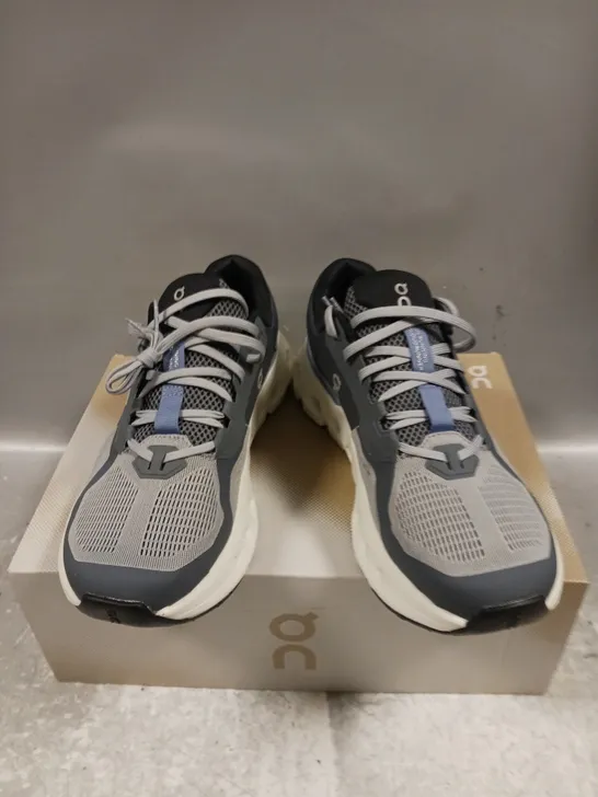 Lot 1801: BOXED PAIR OF ON CLOUD CLOUDRUNNER 2 TRAINERS - 8.5 - 5071120 | Simon Charles Auctioneers