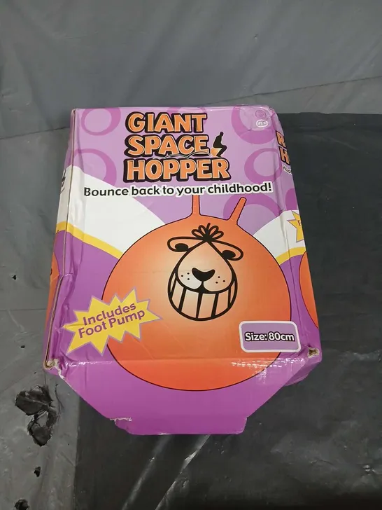 Lot 126: GIANT SPACE HOPPER INFLATABLE TOY, PURPLE, 80CM – WITH FOOT ...