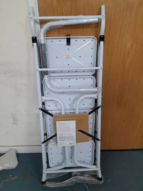 Lot 7359: GENIUS 4-STEP SAFETY LADDERS - 4828270 | Simon Charles ...