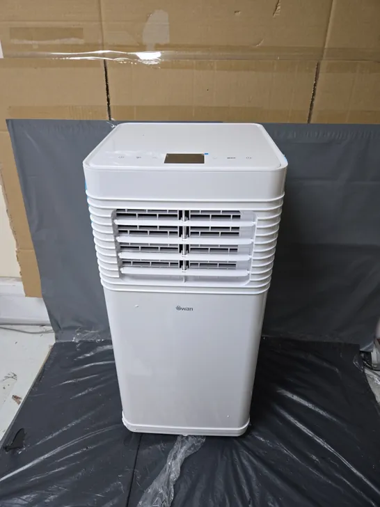 Lot 7498: BOXED SWAN 7K PORTABLE AIR CONDITIONER WHITE SH15570 ...