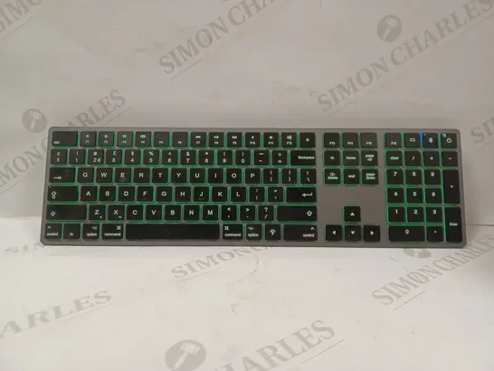 Lot 1367: BOXED JELLY COMB WIRELESS BACKLIT KEYBOARD - 4375561 | Simon ...