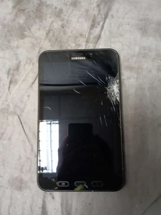 Lot 817: SAMSUNG GALAXY TAB A 8.0 SM-T395 TABLET PC – 16GB – CRACKED ...