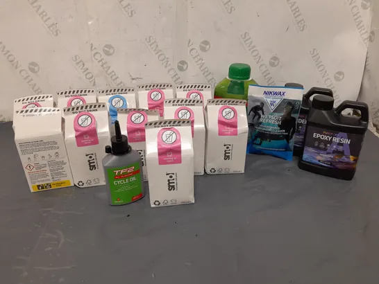 Lot 7487: APPROXIMATELY 15 ASSORTED HOUSEHOLD CLEANING PRODUCTS AND ACCESSORIES TO INCLUDE SMOL ...