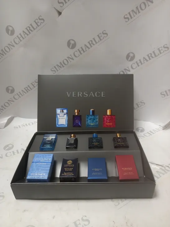 Lot 1313: VERSACE MENS GIFT SET 4 X 5ML EDT/EDP BOXED MINIATURES ...