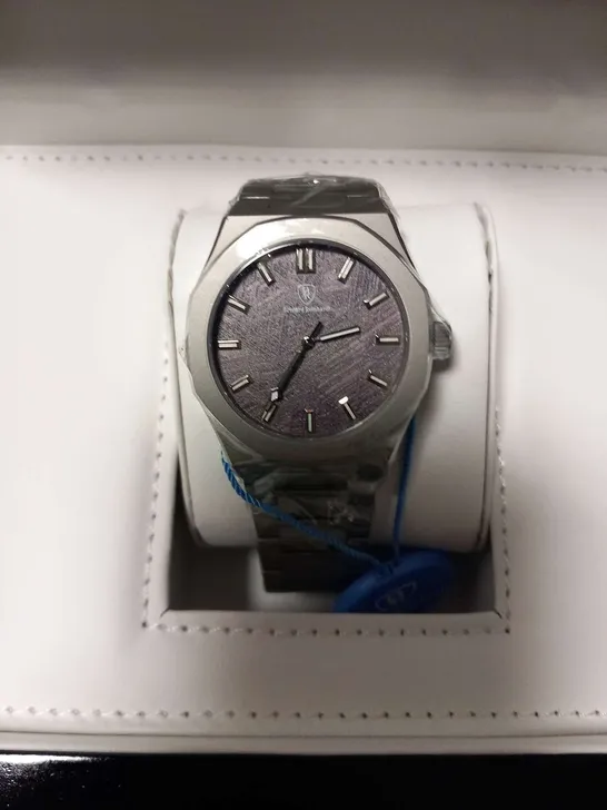 Lot 40: BOXED BERNARD REINHARDT STAINLESS STEEL WRIST WATCH WITH GREY ...
