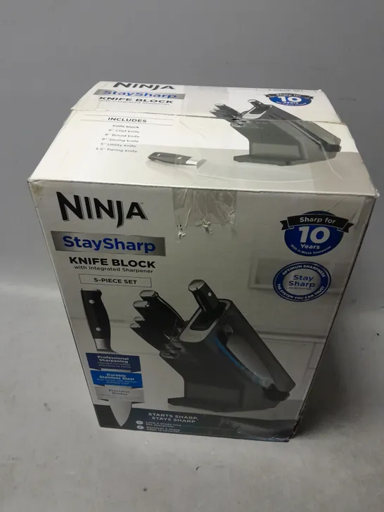 Lot 8015: BOXED NINJA STAYSHARP KNIFE BLOCK - 5088071 | Simon Charles ...