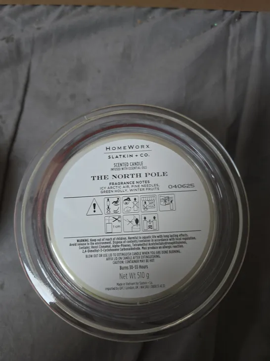 Lot 435: HOMEWORX BY SLATKIN & CO THE NORTH POLE SCENTED CANDLE SET OF ...