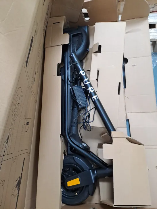 Lot 5541: BOXED PURE AIR4 PRO E-SCOOTER - COLLECTION ONLY - 5109994 ...