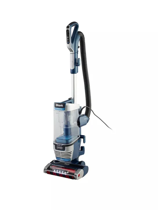 Lot 8214: SHARK STRATOS XL PET PRO UPRIGHT VACUUM CLEANER AZ3000UKT ...
