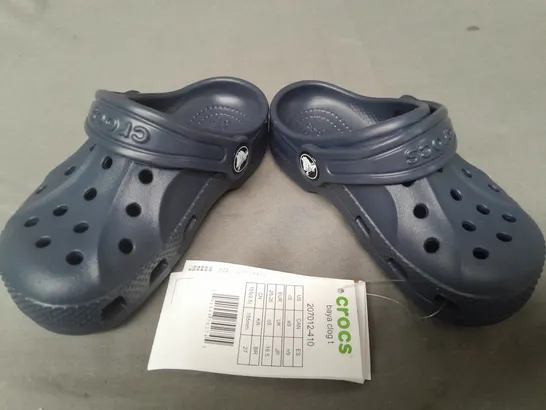 Lot 1162: PAIR OF CROCS INFANT BAYA CLOGS IN NAVY UK SIZE C9 - 4922013 ...