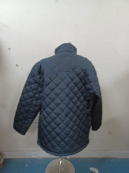 Lot 5708: HOWICK THE PEMBROKE LARGE QUILT JACKET MIDNIGHT - 4495448 ...