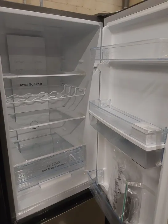 Lot 622: HISENSE RB327N4WCE 55cm FREESTANDING 50/50 FRIDGE FREEZER ...
