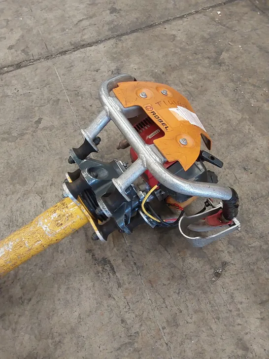 Lot 37: ROBEL 62.05 2 STROKE VERTICAL TAMPER - RAILWAY MAINTENANCE TOOL ...